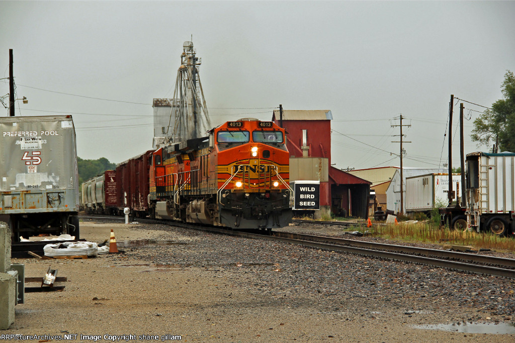 BNSF 4013 heads this SB freight out of old monroe.